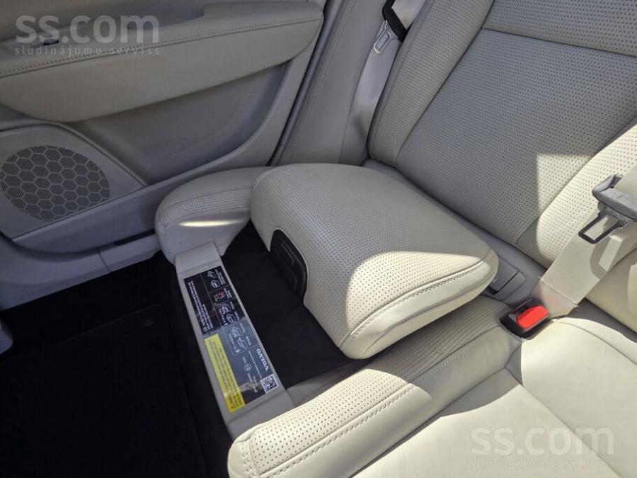 Pelēks Volvo V90 2019 Rīga, ar dzinēja tilpumu 2.00 L un nobraukumu 0 tūkst. km par 18350 €, foto 14 vietnē AUTOMOTO.COM.LV