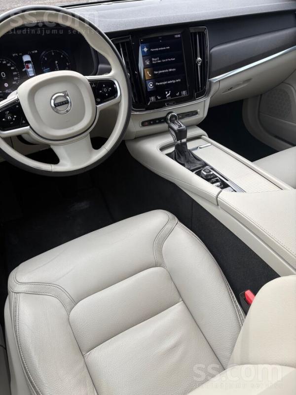 Grey Volvo V90 2019 in Riga, with an engine capacity of 2.00 L and mileage of 0 thousand km for 17800 €, photo 10 on AUTOMOTO.COM.LV