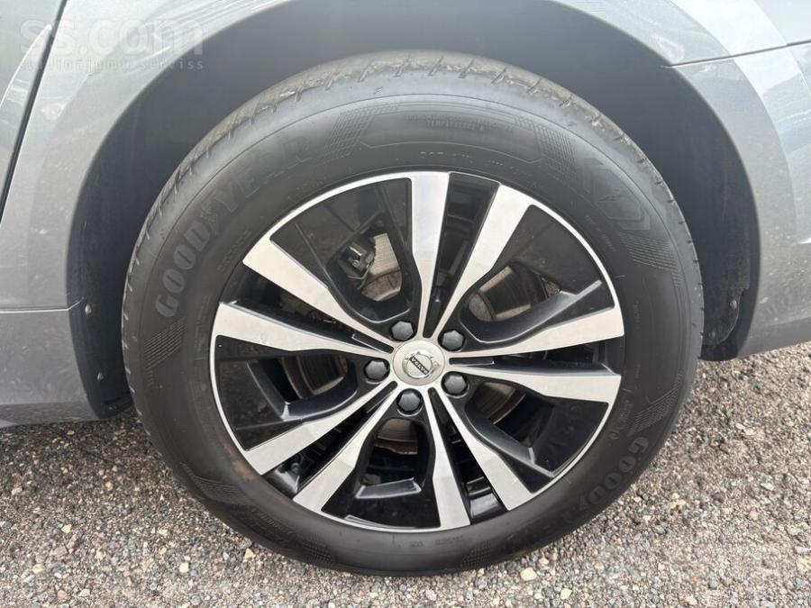 Pelēks Volvo V90 2019 Rīga, ar dzinēja tilpumu 2.00 L un nobraukumu 0 tūkst. km par 17800 €, foto 20 vietnē AUTOMOTO.COM.LV