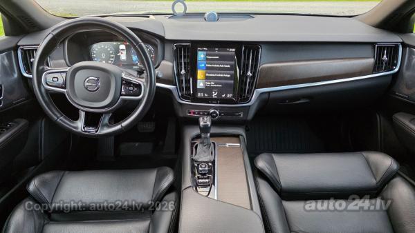 Grey Volvo V90 2019 in Tallinn, with an engine capacity of 2.00 L and mileage of 217 thousand km for 28500 €, photo 4 on AUTOMOTO.COM.LV