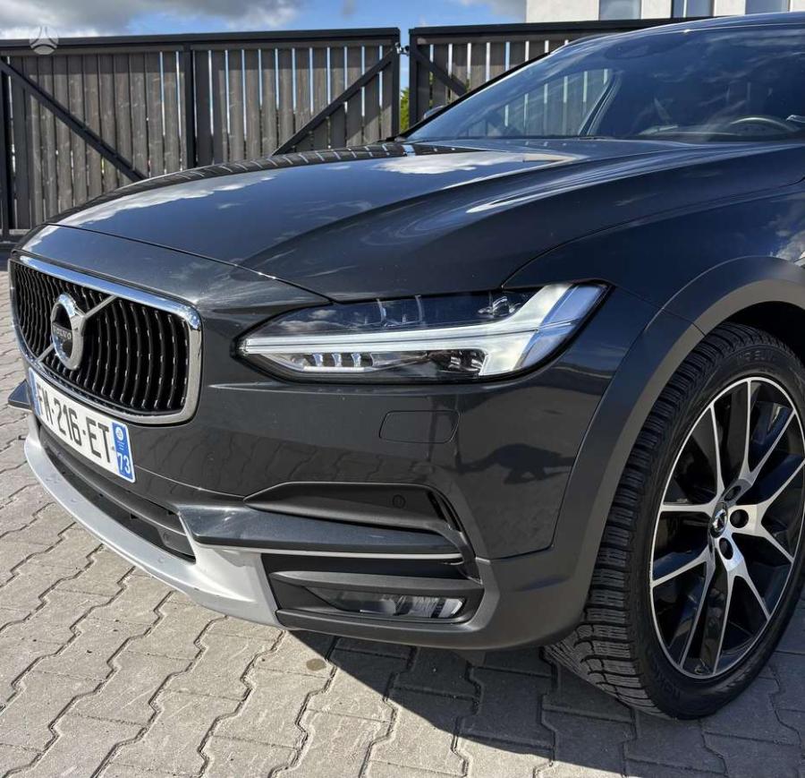 Pelēks Volvo V90 2019 Kauņa, ar dzinēja tilpumu 1.97 L un nobraukumu 270 tūkst. km par 18999 €, foto 5 vietnē AUTOMOTO.COM.LV