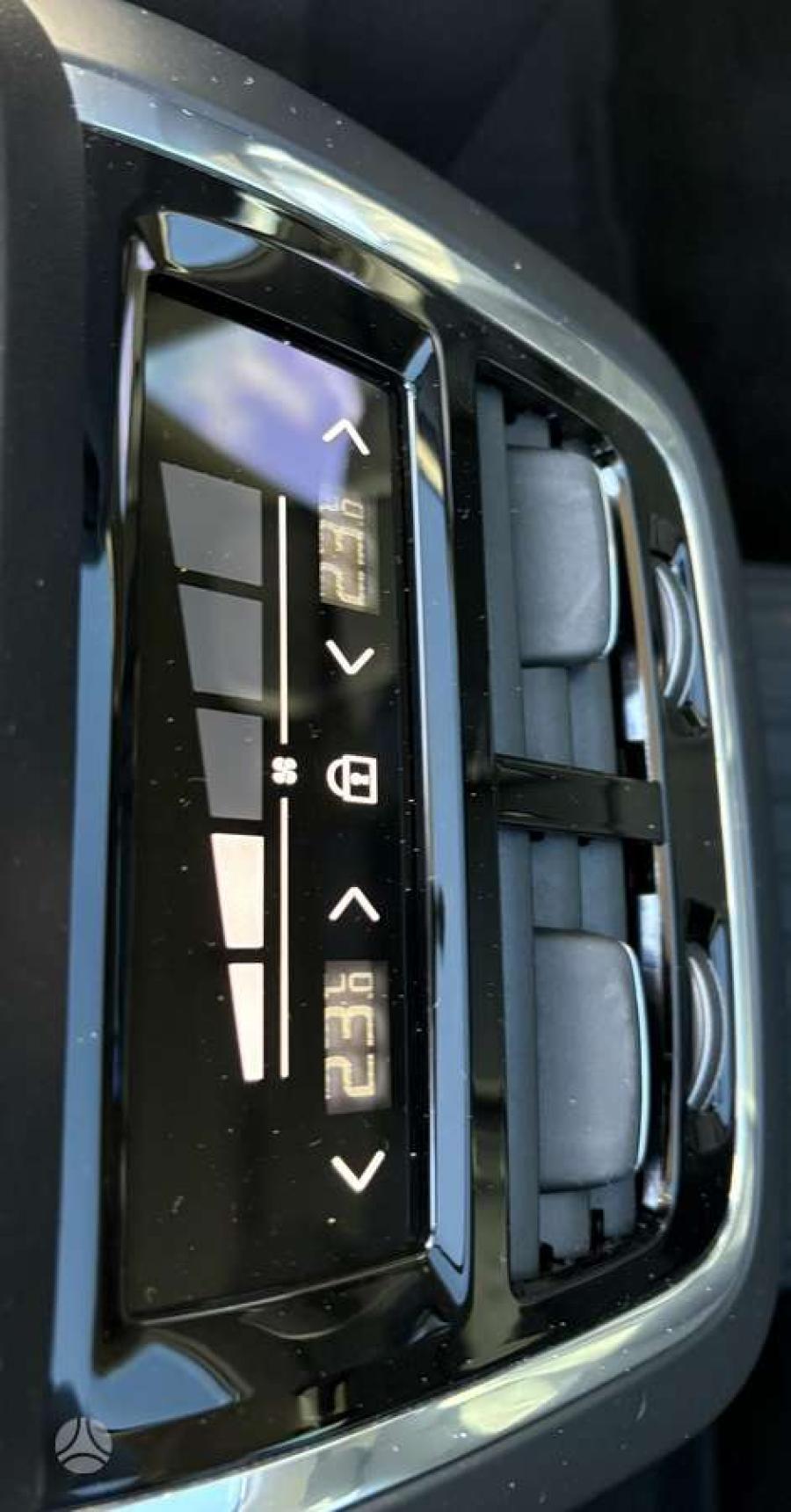 Pelēks Volvo V90 2019 Kauņa, ar dzinēja tilpumu 1.97 L un nobraukumu 270 tūkst. km par 18999 €, foto 26 vietnē AUTOMOTO.COM.LV