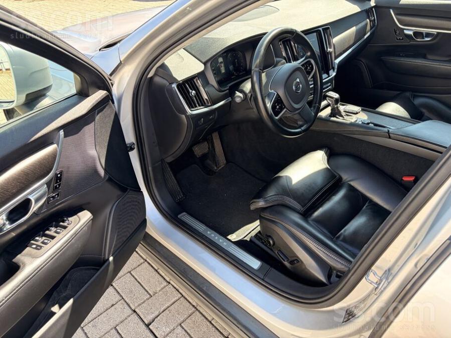 Pelēks Volvo V90 2019 Ventspils, ar dzinēja tilpumu 2.00 L un nobraukumu 260 tūkst. km par 17500 €, foto 10 vietnē AUTOMOTO.COM.LV