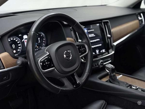 Pelēks Volvo V90 2019 Viļņa, ar dzinēja tilpumu 2.00 L un nobraukumu 235 tūkst. km par 18000 €, foto 9 vietnē AUTOMOTO.COM.LV