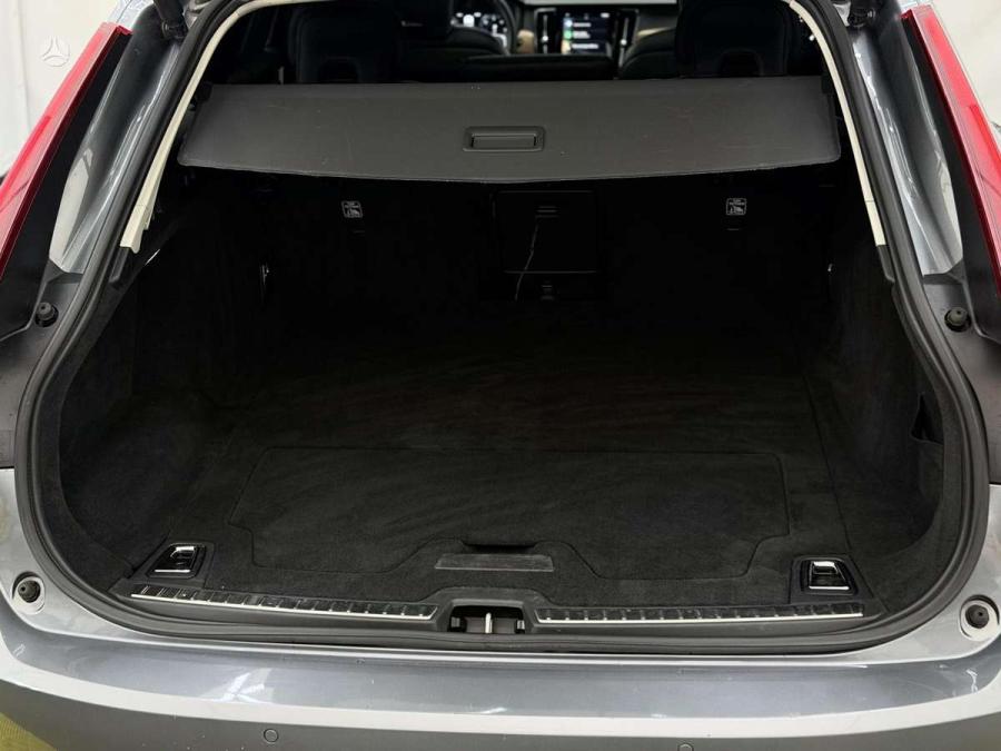 Pelēks Volvo V90 2019 Viļņa, ar dzinēja tilpumu 2.00 L un nobraukumu 235 tūkst. km par 18000 €, foto 13 vietnē AUTOMOTO.COM.LV