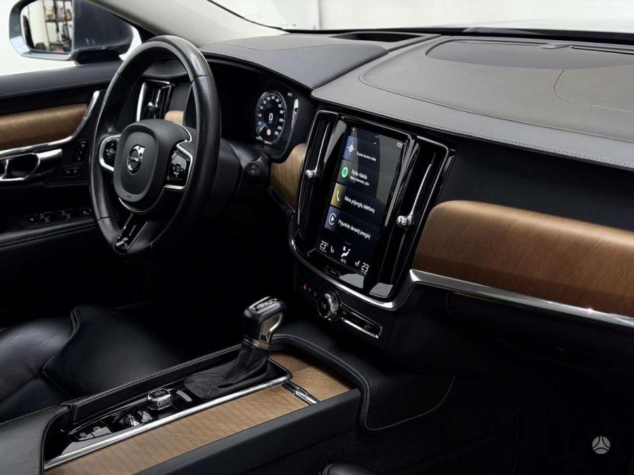 Pelēks Volvo V90 2019 Viļņa, ar dzinēja tilpumu 2.00 L un nobraukumu 235 tūkst. km par 18000 €, foto 19 vietnē AUTOMOTO.COM.LV
