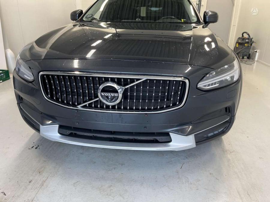 Pelēks Volvo V90 2019 Viļņa, ar dzinēja tilpumu 1.97 L un nobraukumu 230 tūkst. km par 19990 €, foto 6 vietnē AUTOMOTO.COM.LV