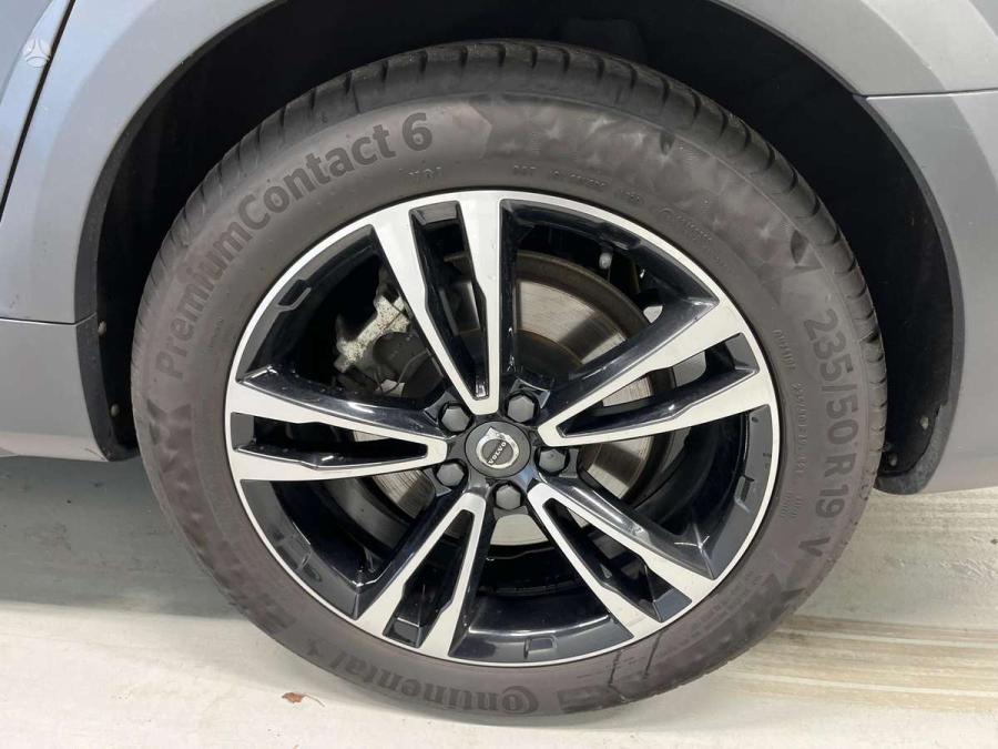 Pelēks Volvo V90 2019 Viļņa, ar dzinēja tilpumu 1.97 L un nobraukumu 230 tūkst. km par 19990 €, foto 16 vietnē AUTOMOTO.COM.LV