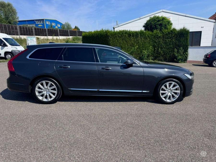 Grey Volvo V90 2019 in Vilnius, with an engine capacity of 1.97 L and mileage of 94 thousand km for 26000 €, photo 7 on AUTOMOTO.COM.LV