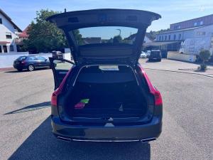 Grey Volvo V90 2019 in Vilnius, with an engine capacity of 1.97 L and mileage of 94 thousand km for 26000 €, photo 9 on AUTOMOTO.COM.LV