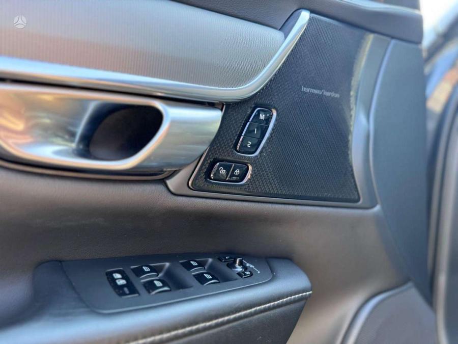Grey Volvo V90 2019 in Vilnius, with an engine capacity of 1.97 L and mileage of 94 thousand km for 26000 €, photo 13 on AUTOMOTO.COM.LV