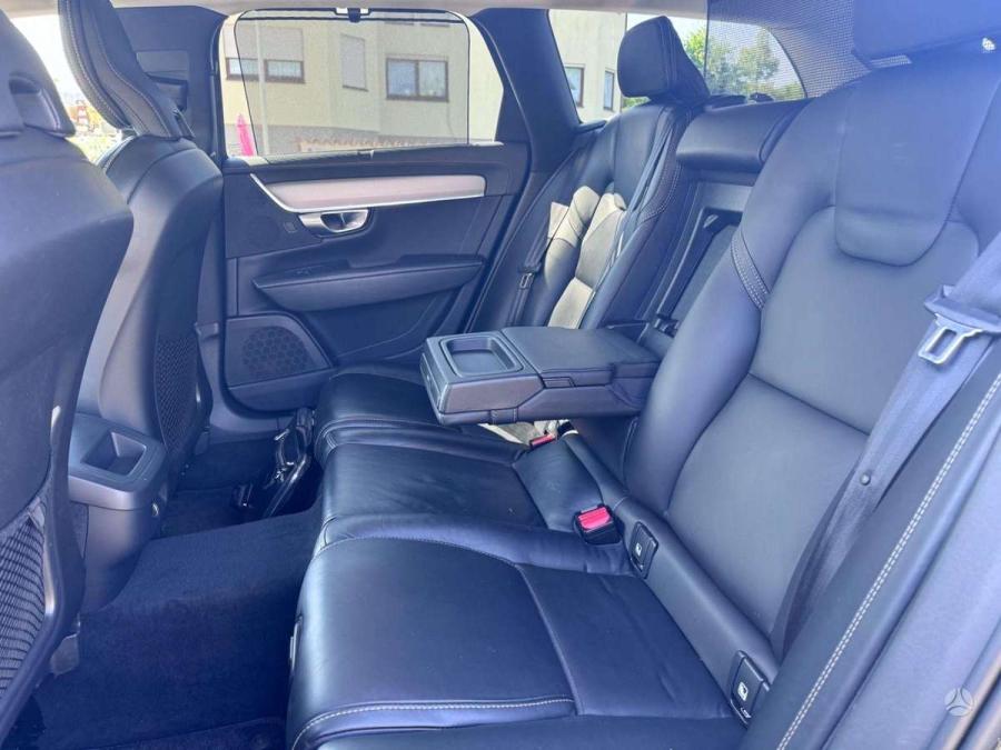 Grey Volvo V90 2019 in Vilnius, with an engine capacity of 1.97 L and mileage of 94 thousand km for 26000 €, photo 14 on AUTOMOTO.COM.LV