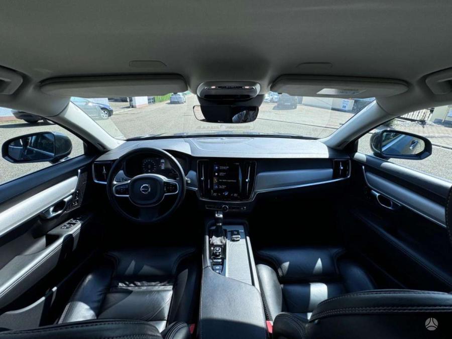 Grey Volvo V90 2019 in Vilnius, with an engine capacity of 1.97 L and mileage of 94 thousand km for 26000 €, photo 15 on AUTOMOTO.COM.LV
