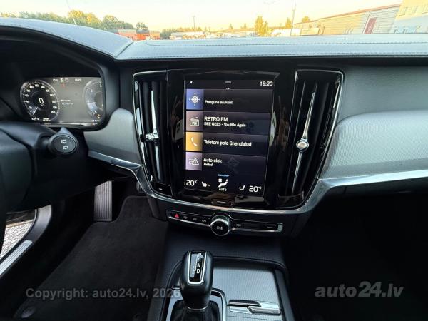 Pelēks Volvo V90 2019 Tartu, ar dzinēja tilpumu 2.00 L un nobraukumu 268 tūkst. km par 16499 €, foto 10 vietnē AUTOMOTO.COM.LV