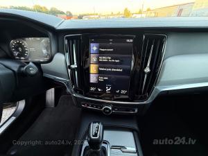 Grey Volvo V90 2019 in Tartu, with an engine capacity of 2.00 L and mileage of 268 thousand km for 16499 €, photo 10 on AUTOMOTO.COM.LV