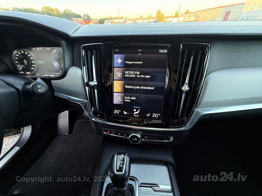 Grey Volvo V90 2019 in Tartu, with an engine capacity of 2.00 L and mileage of 268 thousand km for 16499 €, photo 10 on AUTOMOTO.COM.LV