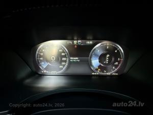 Grey Volvo V90 2019 in Tartu, with an engine capacity of 2.00 L and mileage of 268 thousand km for 16499 €, photo 13 on AUTOMOTO.COM.LV