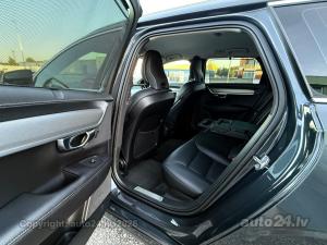 Grey Volvo V90 2019 in Tartu, with an engine capacity of 2.00 L and mileage of 268 thousand km for 16499 €, photo 19 on AUTOMOTO.COM.LV