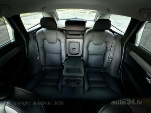 Grey Volvo V90 2019 in Tartu, with an engine capacity of 2.00 L and mileage of 268 thousand km for 16499 €, photo 20 on AUTOMOTO.COM.LV