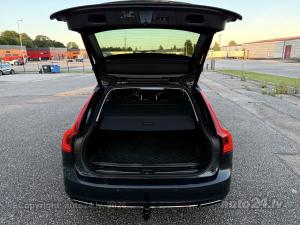 Grey Volvo V90 2019 in Tartu, with an engine capacity of 2.00 L and mileage of 268 thousand km for 16499 €, photo 22 on AUTOMOTO.COM.LV