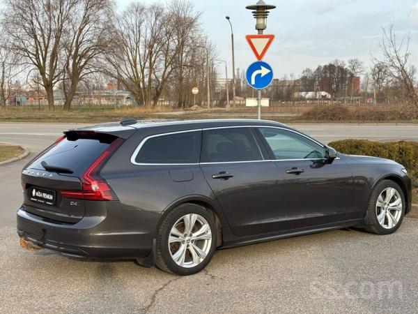 Grey Volvo V90 2020 in Riga, with an engine capacity of 2.00 L and mileage of 166 thousand km for 26900 €, photo 7 on AUTOMOTO.COM.LV