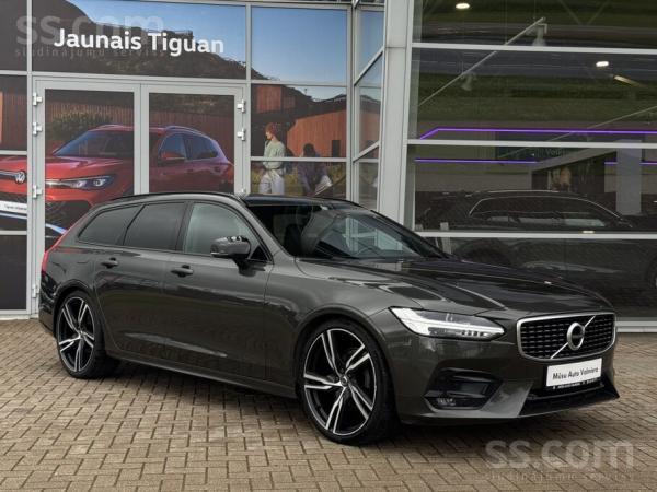 Grey Volvo V90 2020 in Valmiera, with an engine capacity of 2.00 L and mileage of 183 thousand km for 23500 €, photo 1 on AUTOMOTO.COM.LV