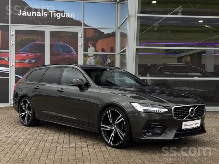 Grey Volvo V90 2020 in Valmiera, with an engine capacity of 2.00 L and mileage of 183 thousand km for 23500 €, photo 1 on AUTOMOTO.COM.LV