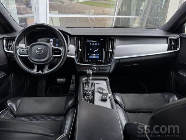 Grey Volvo V90 2020 in Valmiera, with an engine capacity of 2.00 L and mileage of 183 thousand km for 23500 €, photo 9 on AUTOMOTO.COM.LV