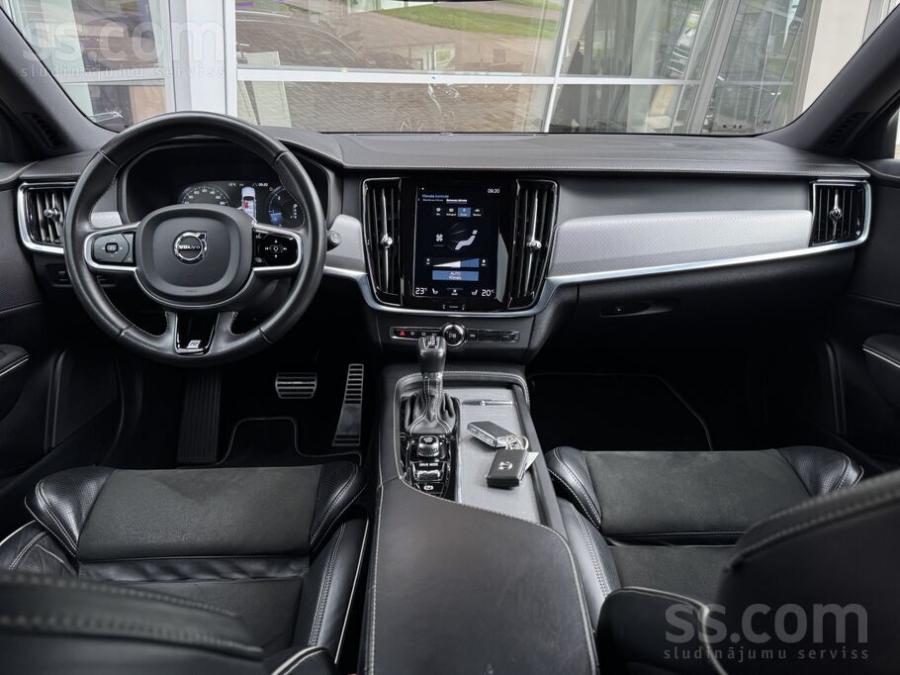 Grey Volvo V90 2020 in Valmiera, with an engine capacity of 2.00 L and mileage of 183 thousand km for 23500 €, photo 9 on AUTOMOTO.COM.LV