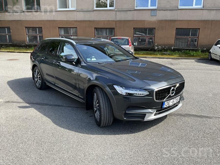 Grey Volvo V90 2020 in Riga, with an engine capacity of 2.00 L and mileage of 108 thousand km for 25500 €, photo 2 on AUTOMOTO.COM.LV