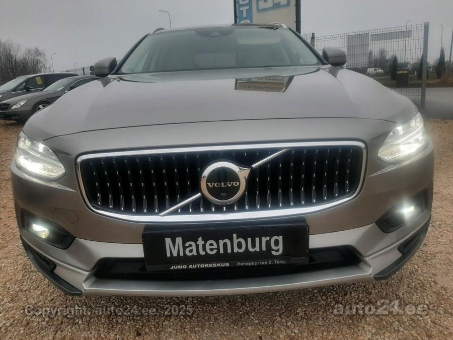 Grey Volvo V90 2020 in Tartu, with an engine capacity of 2.00 L and mileage of 196 thousand km for 25500 €, photo 10 on AUTOMOTO.COM.LV