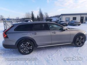 Grey Volvo V90 2020 in Tartu, with an engine capacity of 2.00 L and mileage of 196 thousand km for 24590 €, photo 2 on AUTOMOTO.COM.LV