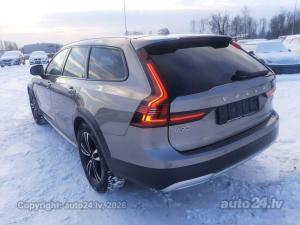 Grey Volvo V90 2020 in Tartu, with an engine capacity of 2.00 L and mileage of 196 thousand km for 24590 €, photo 3 on AUTOMOTO.COM.LV