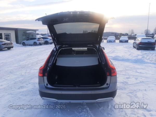 Pelēks Volvo V90 2020 Tartu, ar dzinēja tilpumu 2.00 L un nobraukumu 196 tūkst. km par 24590 €, foto 5 vietnē AUTOMOTO.COM.LV