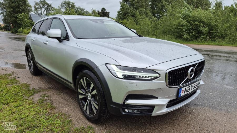 Grey Volvo V90 2020 in Ukmerge, with an engine capacity of 2.00 L and mileage of 167 thousand km for 26900 €, photo 3 on AUTOMOTO.COM.LV