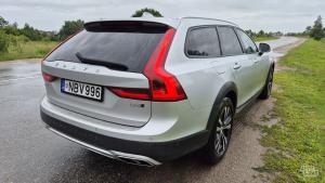 Grey Volvo V90 2020 in Ukmerge, with an engine capacity of 2.00 L and mileage of 167 thousand km for 26900 €, photo 4 on AUTOMOTO.COM.LV
