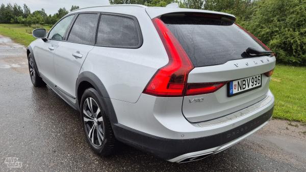 Grey Volvo V90 2020 in Ukmerge, with an engine capacity of 2.00 L and mileage of 167 thousand km for 26900 €, photo 5 on AUTOMOTO.COM.LV