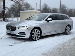 Grey Volvo V90 2020 in Vilnius, with an engine capacity of 1.97 L and mileage of 304 thousand km for 14500 €, photo 2 on AUTOMOTO.COM.LV