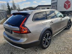 Grey Volvo V90 2020 in Tartu, with an engine capacity of 2.00 L and mileage of 196 thousand km for 27900 €, photo 4 on AUTOMOTO.COM.LV