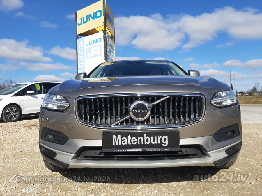 Grey Volvo V90 2020 in Tartu, with an engine capacity of 2.00 L and mileage of 196 thousand km for 27900 €, photo 9 on AUTOMOTO.COM.LV