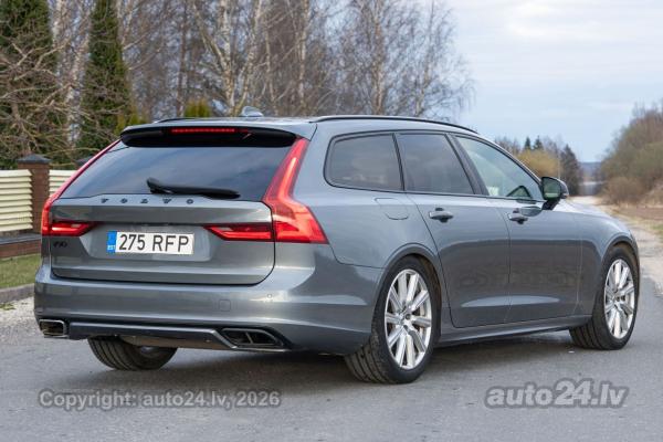 Pelēks Volvo V90 2020 Tallina, ar dzinēja tilpumu 2.00 L un nobraukumu 102 tūkst. km par 29500 €, foto 4 vietnē AUTOMOTO.COM.LV