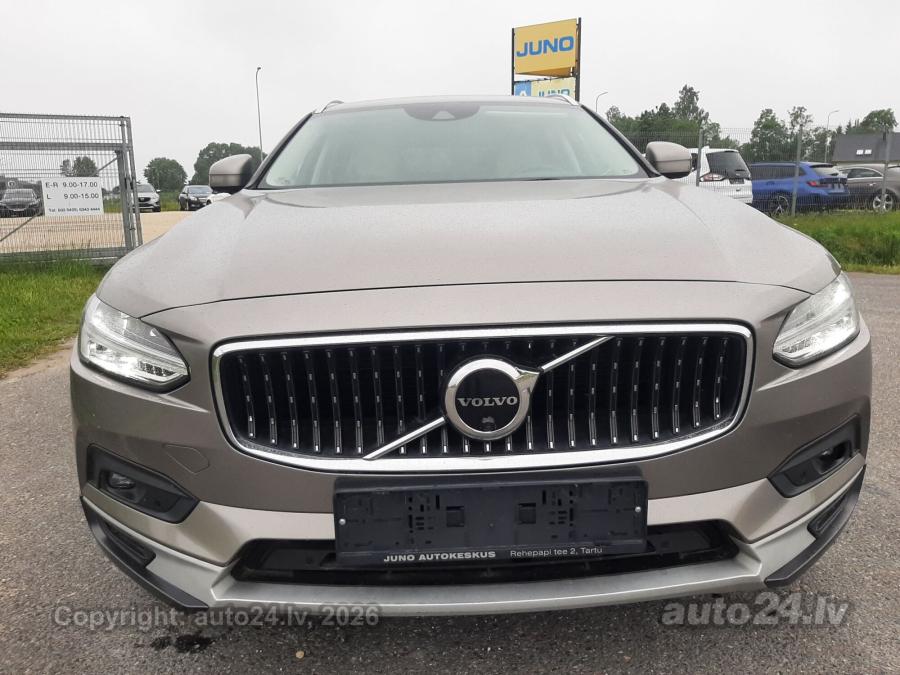 Grey Volvo V90 2020 in Tartu, with an engine capacity of 2.00 L and mileage of 196 thousand km for 24200 €, photo 1 on AUTOMOTO.COM.LV