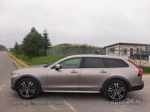 Grey Volvo V90 2020 in Tartu, with an engine capacity of 2.00 L and mileage of 196 thousand km for 24200 €, photo 9 on AUTOMOTO.COM.LV
