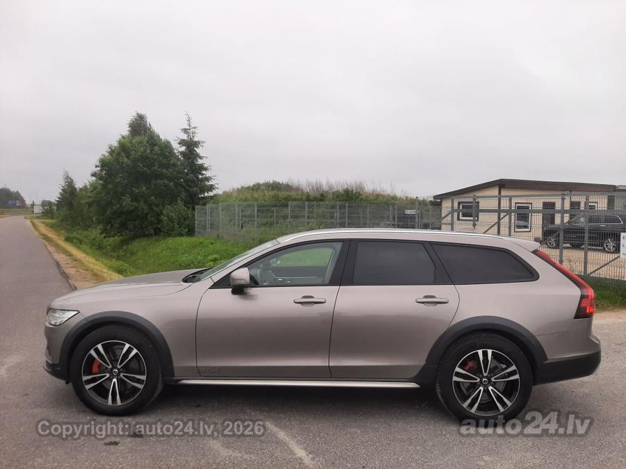 Grey Volvo V90 2020 in Tartu, with an engine capacity of 2.00 L and mileage of 196 thousand km for 24200 €, photo 9 on AUTOMOTO.COM.LV