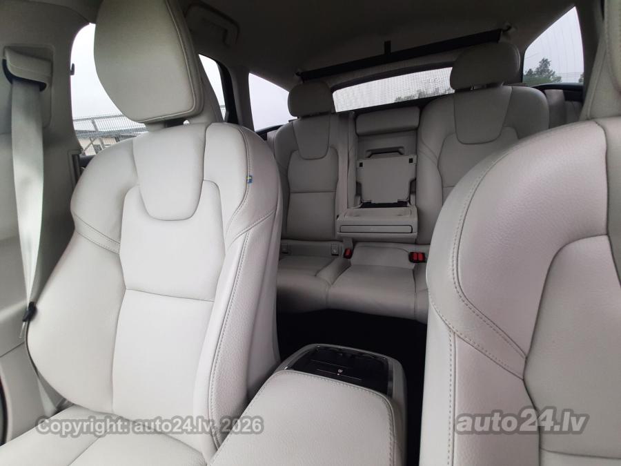 Grey Volvo V90 2020 in Tartu, with an engine capacity of 2.00 L and mileage of 196 thousand km for 24200 €, photo 13 on AUTOMOTO.COM.LV