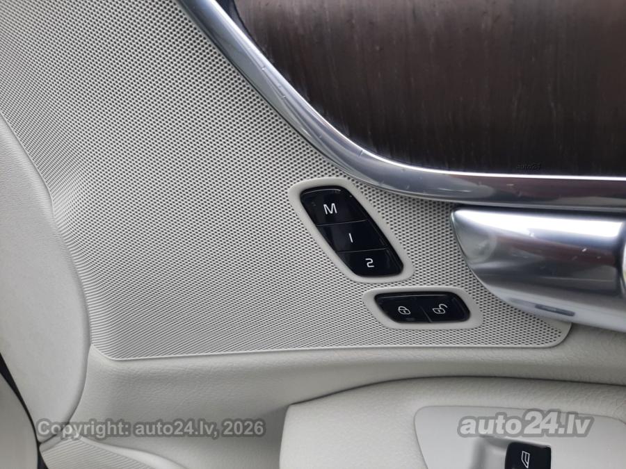 Grey Volvo V90 2020 in Tartu, with an engine capacity of 2.00 L and mileage of 196 thousand km for 24200 €, photo 26 on AUTOMOTO.COM.LV