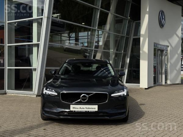 Grey Volvo V90 2020 in Valmiera, with an engine capacity of 2.00 L and mileage of 129 thousand km for 23900 €, photo 2 on AUTOMOTO.COM.LV