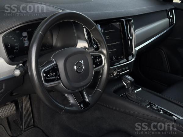 Grey Volvo V90 2020 in Valmiera, with an engine capacity of 2.00 L and mileage of 129 thousand km for 23900 €, photo 7 on AUTOMOTO.COM.LV
