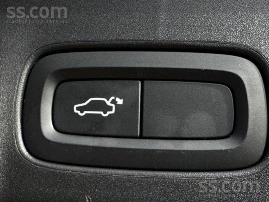 Pelēks Volvo V90 2020 Valmiera, ar dzinēja tilpumu 2.00 L un nobraukumu 129 tūkst. km par 23900 €, foto 24 vietnē AUTOMOTO.COM.LV