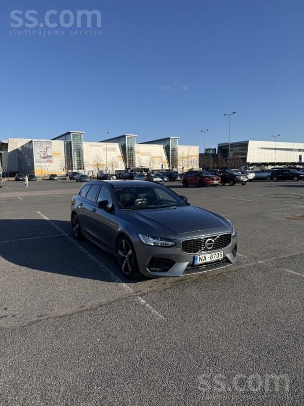 Pelēks Volvo V90 2020 Rīga, ar dzinēja tilpumu 2.00 L un nobraukumu 80 tūkst. km par 22900 €, foto  vietnē AUTOMOTO.COM.LV